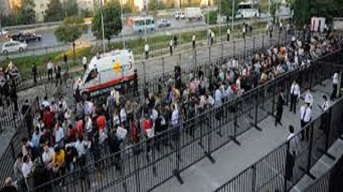 Organizing an Event? Select the Right Equipment for Crowd Control ...